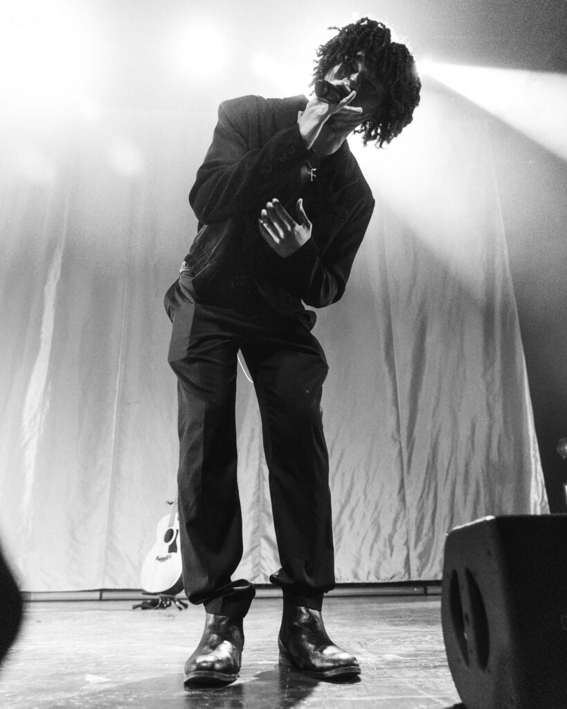 Bryant Barnes - Sors-tu?