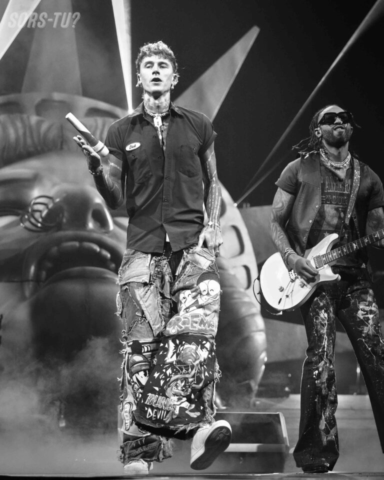 En images | Machine Gun Kelly (MGK) au Centre Bell - Sors-tu?